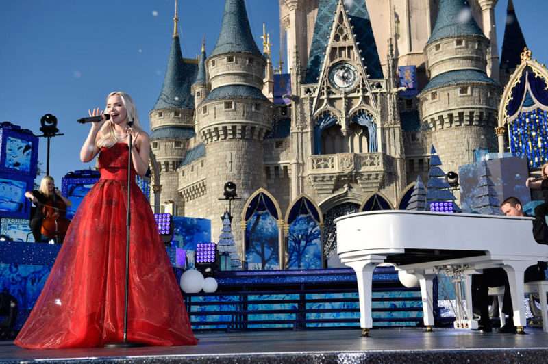 Watch ‘Disney Parks Presents a Disney Channel Holiday Celebration’ in ...